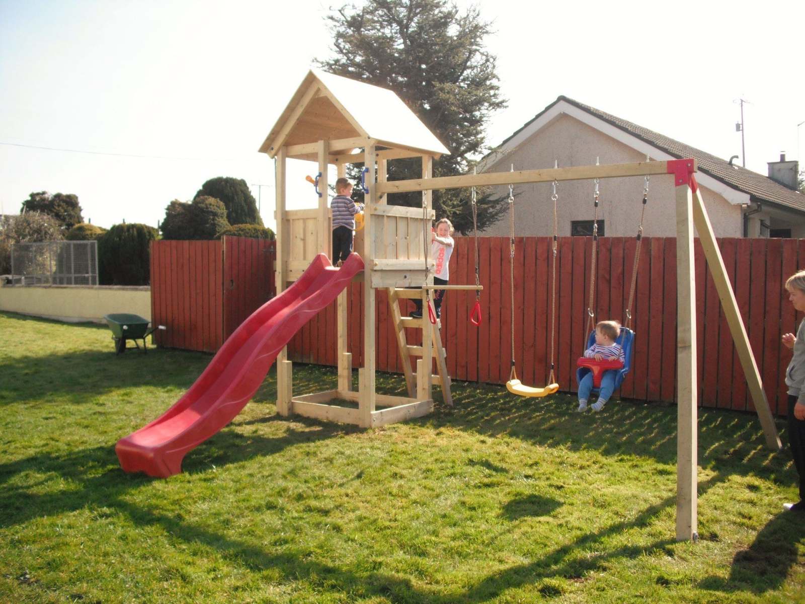 Timber Climbing Frames manufactured by Dinsmores Climbing Frames